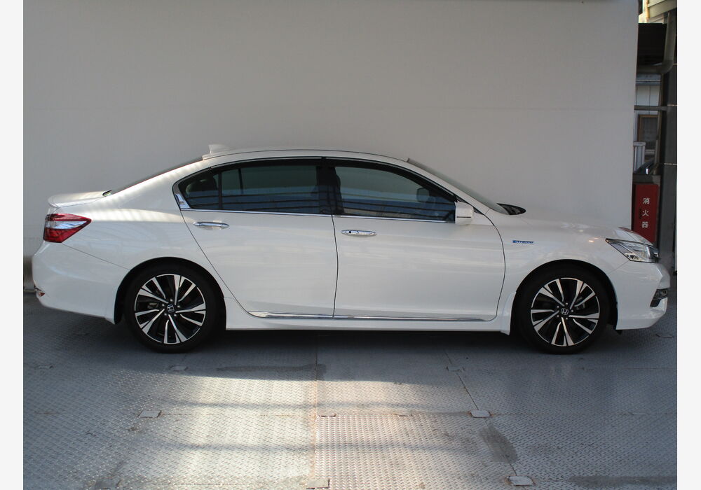 H28 アコードHV2.0 EX | 中古車情報 | 市川で中古車のことなら株式会社サクマオート