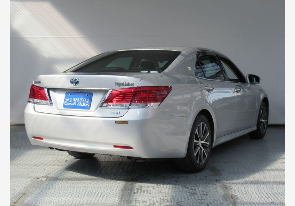 H28 クラウンHV2.5 | 中古車情報 | 市川で中古車のことなら株式会社サクマオート