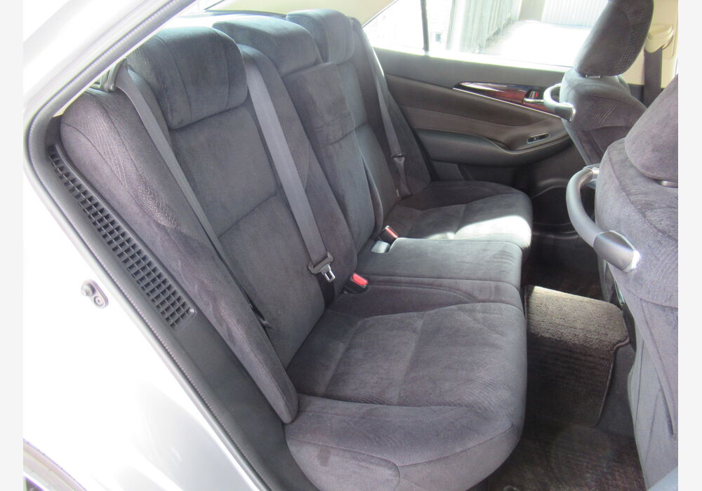 H28 クラウンHV2.5 | 中古車情報 | 市川で中古車のことなら株式会社サクマオート