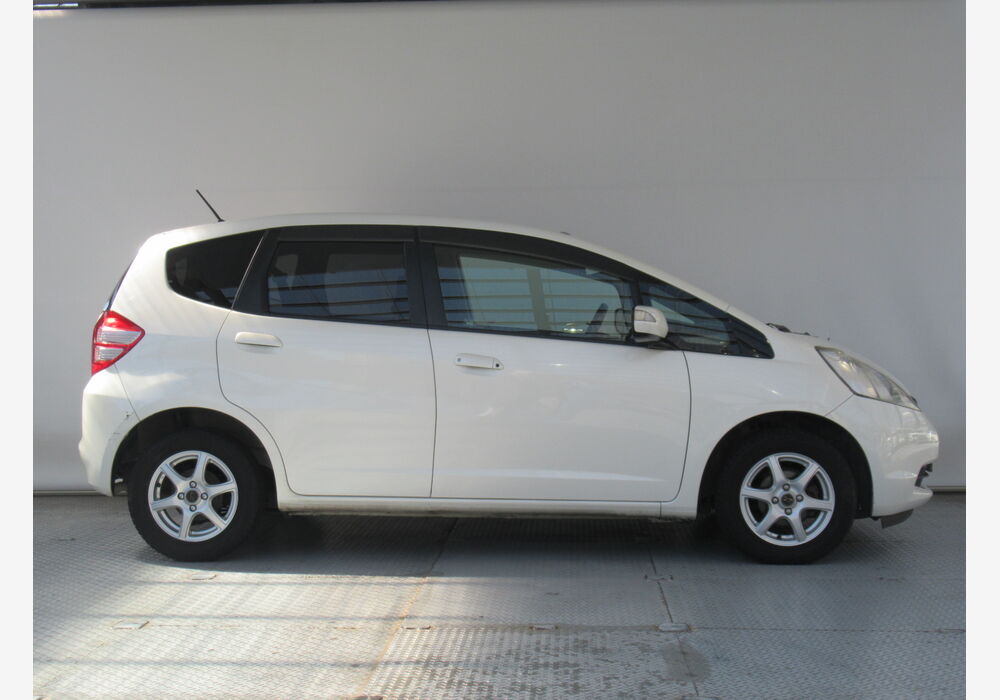 H21 フィット1.3 L | 中古車情報 | 市川で中古車のことなら株式会社サクマオート